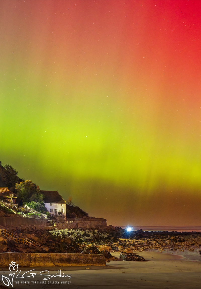 Northern Lights At Runswick Bay Beach - The North Yorkshire Gallery