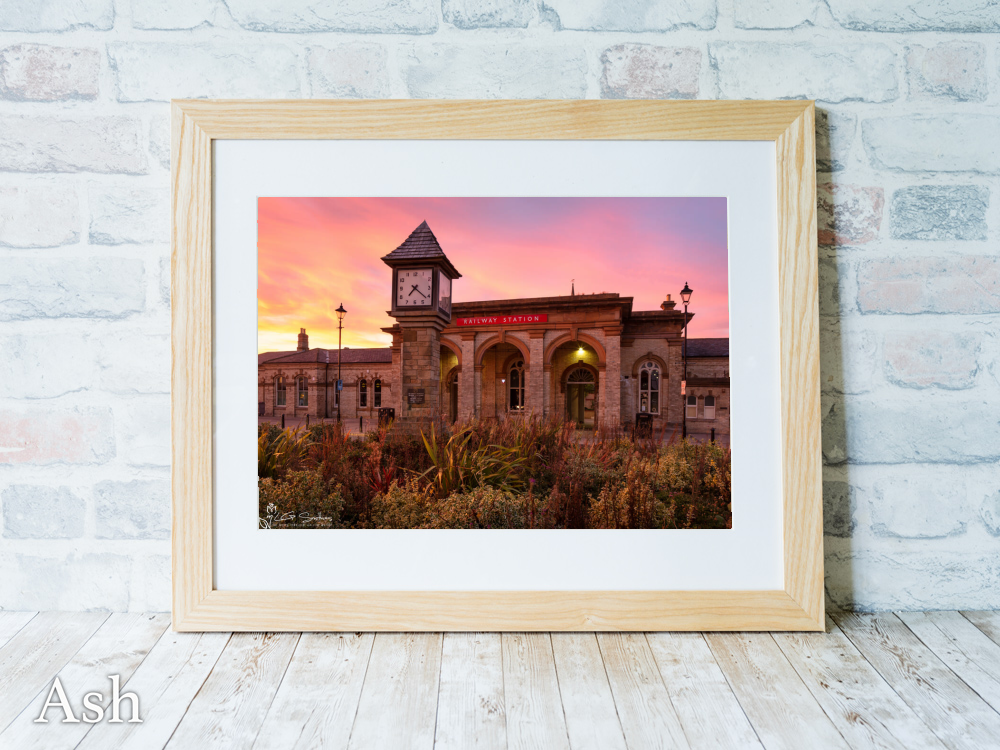 Saltburn Train Station At Sunset - The North Yorkshire Gallery