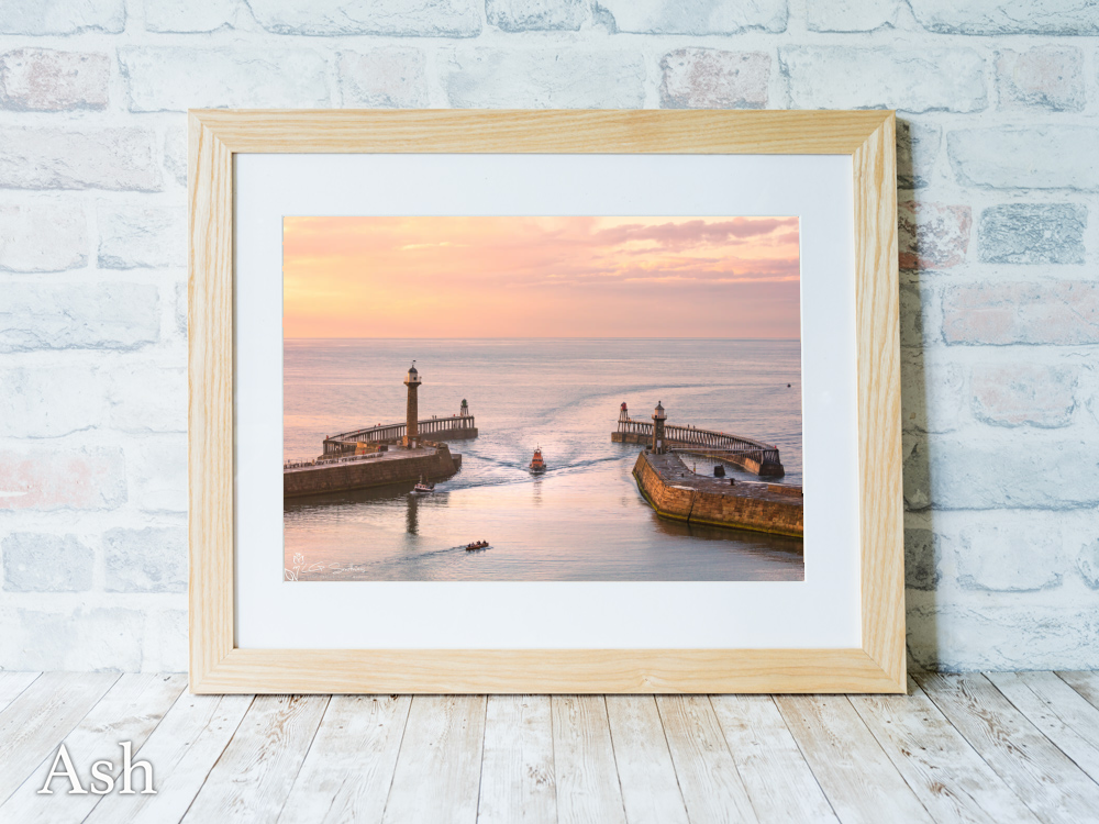 Whitby Lifeboat Returning Home - The North Yorkshire Gallery
