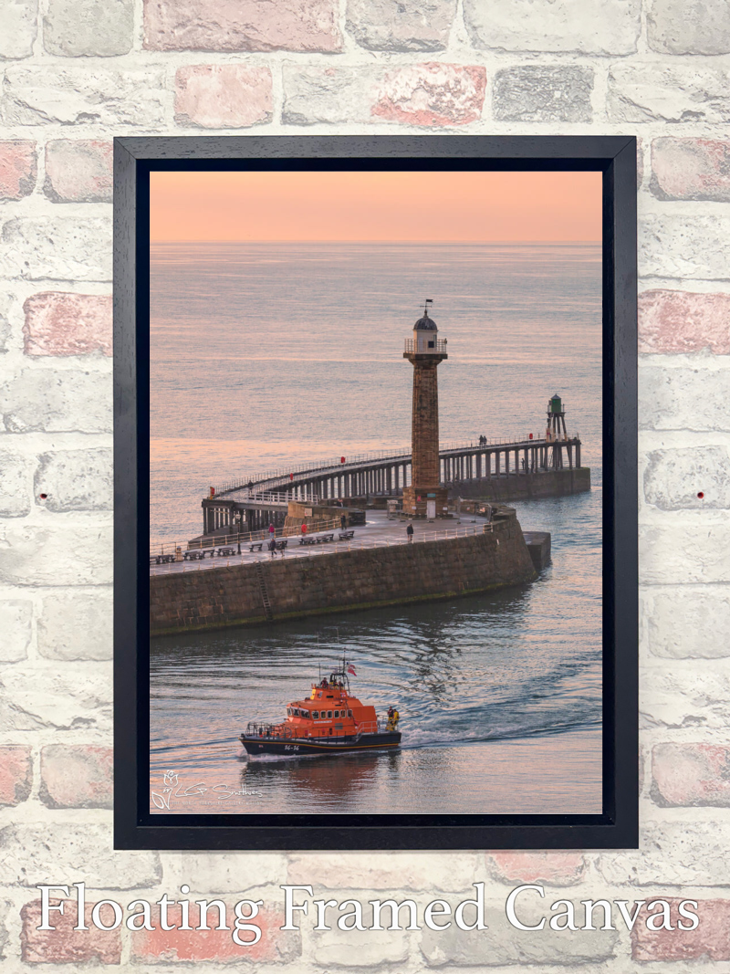Whitby Lifeboat Returns To Port - The North Yorkshire Gallery
